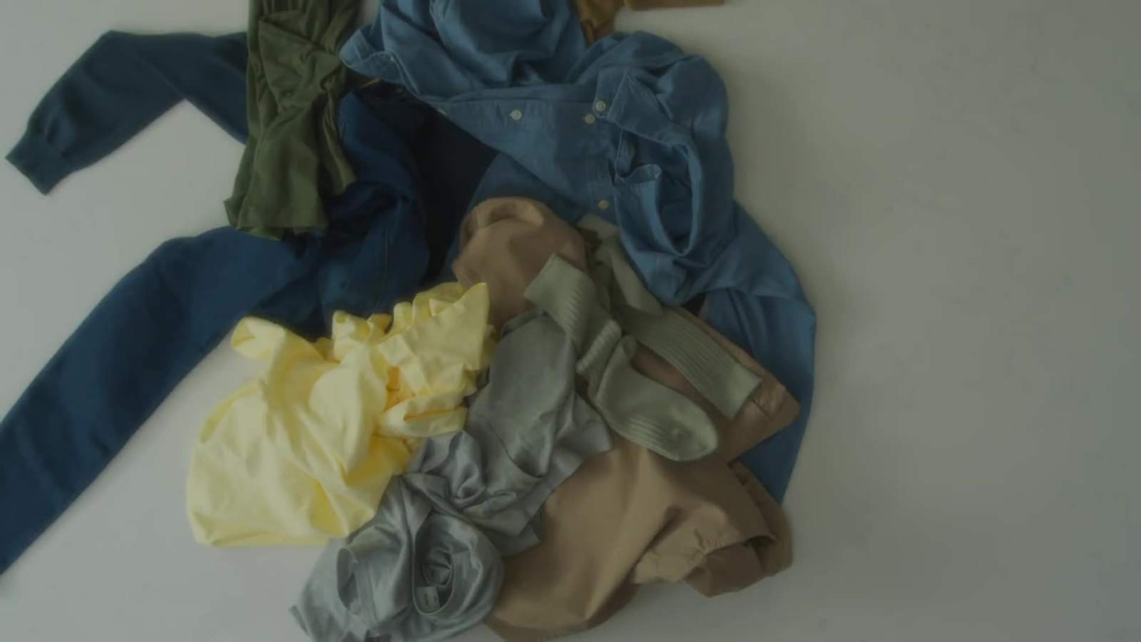 Master the KonMari Fold: A Step-by-Step Guide by Marie Kondo - Example Life