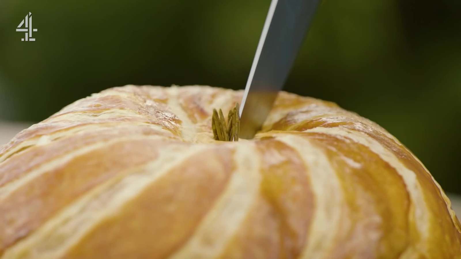 Veggie Christmas Pithivier Pie | Jamie Oliver's Festive Recipe Delight ...